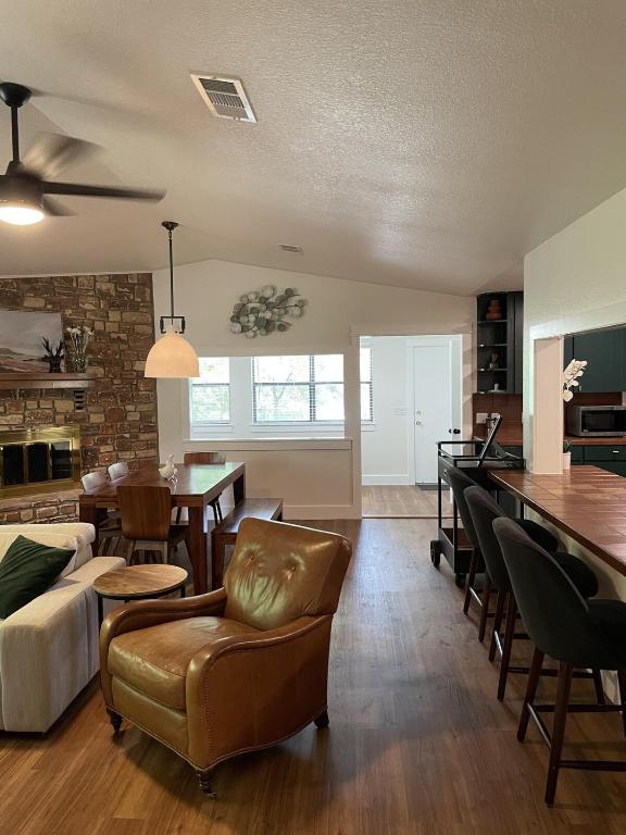 Waterfront Lake House on Lake LBJ, Horseshoe Bay (uppdaterade priser ...