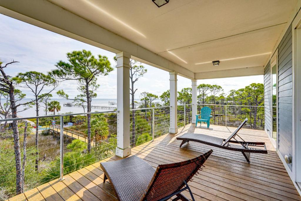 Walk to Beach! Getaway with Dock on St Joseph Bay, Cape San Blas (giá ...