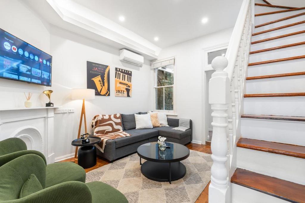 1DP8 Abnb-Style Heart of Sydney, Steps to Harbour Bridge and BusStop ...