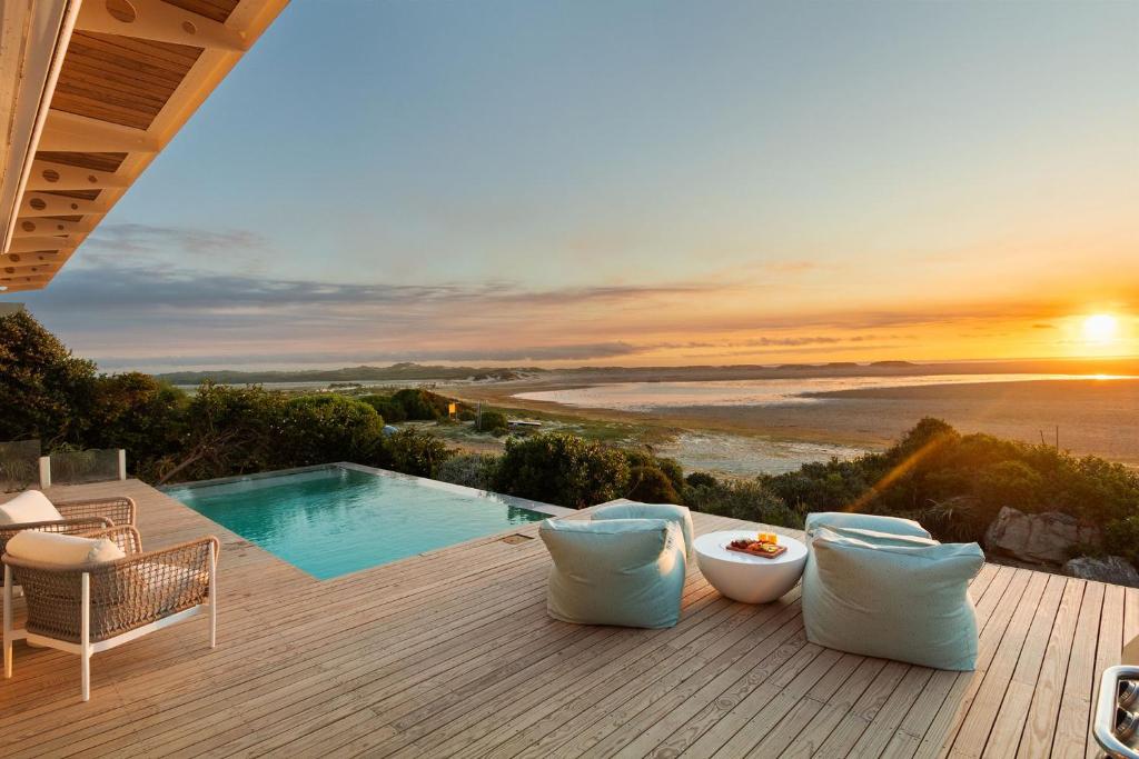 MBIZI lagoon house, Hermanus (updated prices 2026)