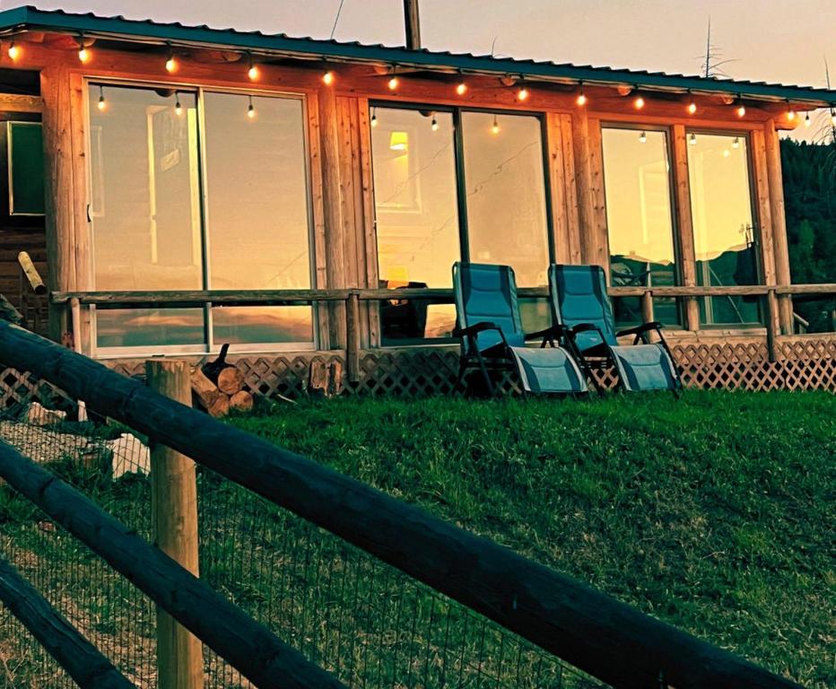 Amazing Log Cabin with Stunning Views in Conner, Montana, Sula (updated ...