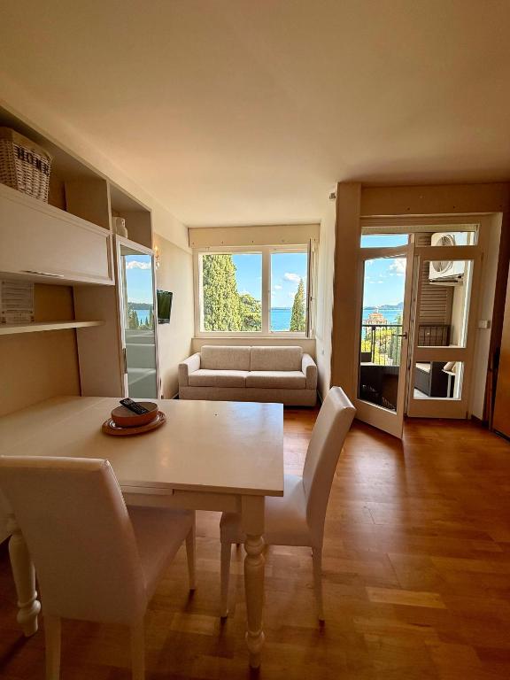 Relais Villa Alba - Gardone Riviera - by Host4U, Gardone Riviera ...