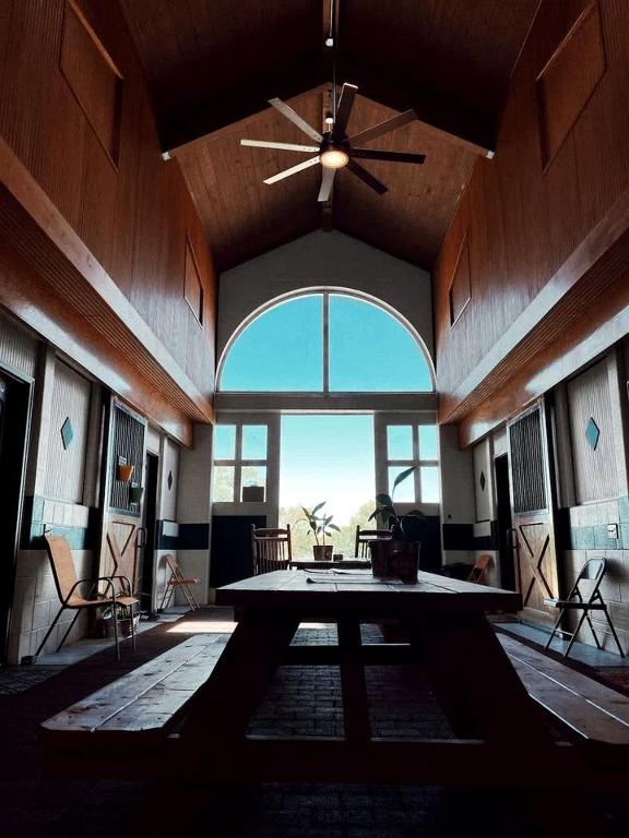 Cozy Loft B&B with Country Breakfast & Premium TV near Old Hickory Lake ...