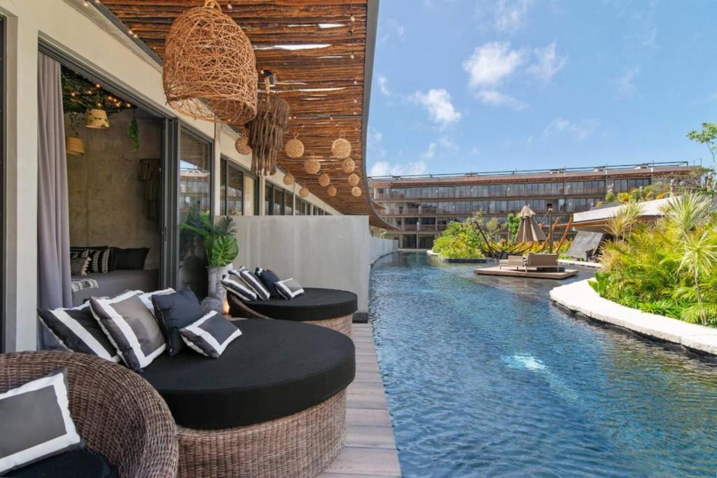 Tropical apt - 2br swimout - 2 king beds - gym - pools, Tulum (updated ...