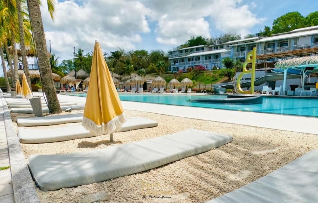 Studio 715 at Diamant - Sea View, Rock, Pool, Le Diamant (harga terbaru ...