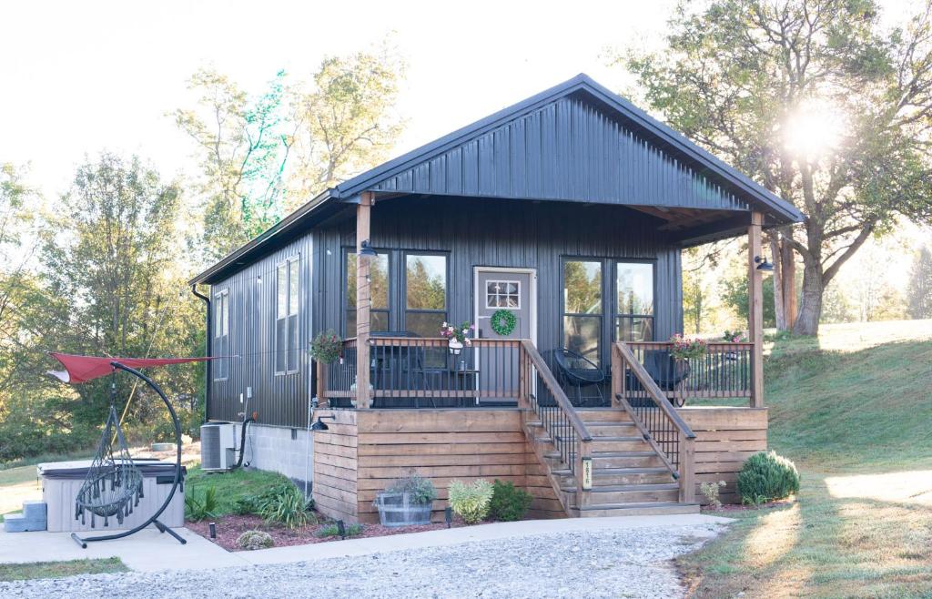 Bourbon Barrel Cottages #5 on Ky Bourbon Trail, Lawrenceburg (updated ...
