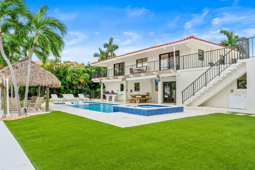 Deep Blue Waterfront Gem Pool Kayaks Dock, Crawl Key Number Two ...