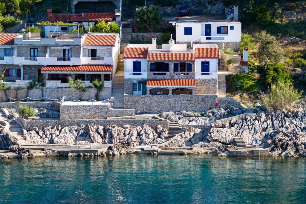 Apartments by the sea Cove Solotisa, Hvar - 4623, Bogomolje (updated ...