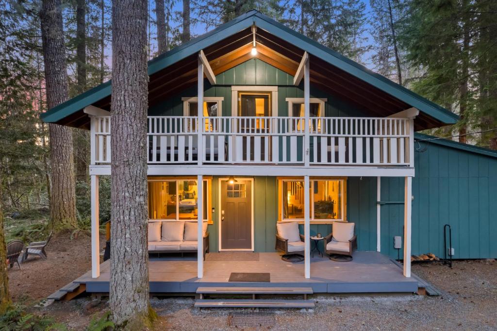 The Green House- 8 mins to Mt Rainier National Park, Ashford (tarifs ...