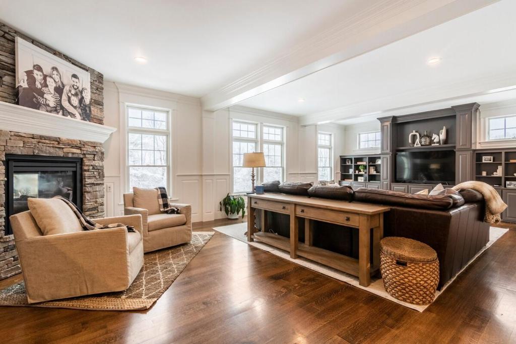 Luxury World Cup Villa 7B, 5BA Close Gillette Boston, Framingham ...