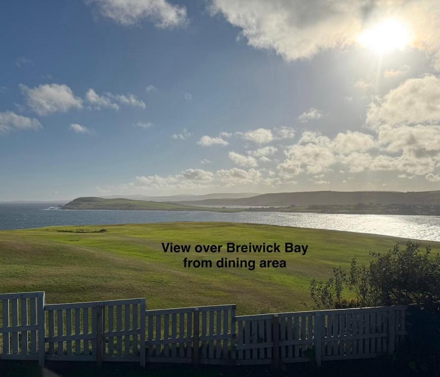 Breiwick Bay Panorama - 10 min walk to town centre, Lerwick (prețuri ...