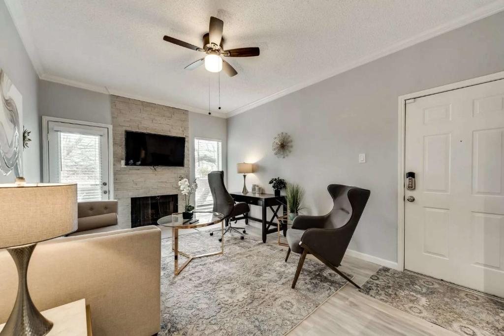 1BD Pool DFW South Irving I46 Sowers (ราคาอัปเดตปี 2025)