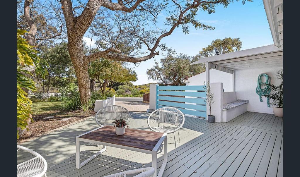 Coastal Beachfront Gateway in City Beach, Perth (precios actualizados ...