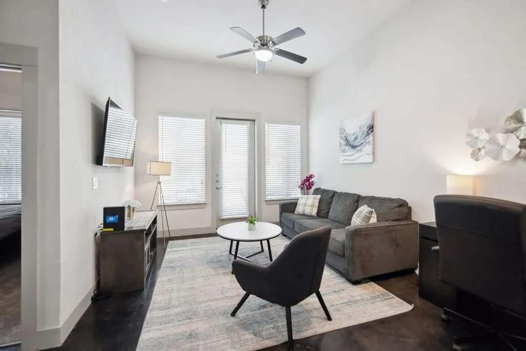 1BD Pool W City line Richardson RD009, Plano (precios actualizados 2025)