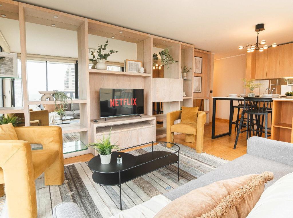 HOM l Las Condes 2D2B Metro Alcantara con Parking, Santiago (updated ...