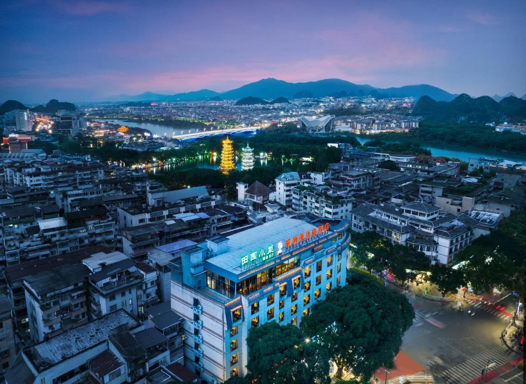 Venus Royal Hotel Guilin Elephant Trunk Hill Two Rivers and Four Lakes ...