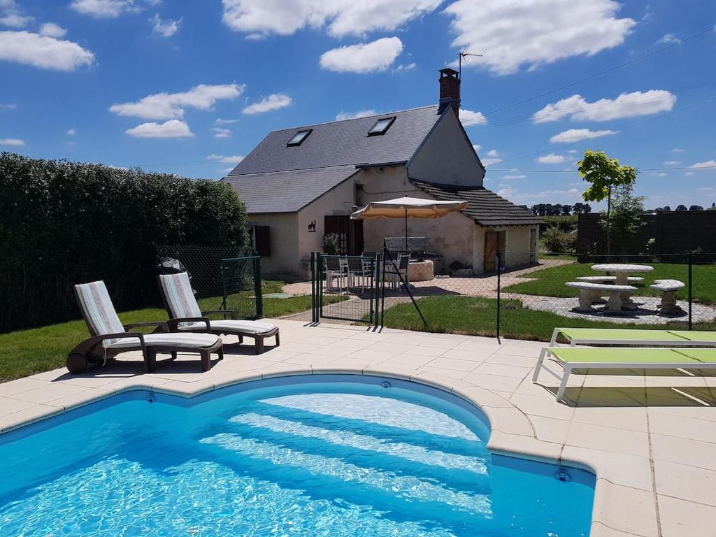 Family Cottage 4-6p with AC, Pool and Sauna, Pruniers (ενημερωμένες ...