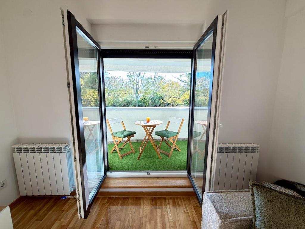 Pet Friendly Two-Room Apartment Near Pionir Hall, Železnička Stanica ...