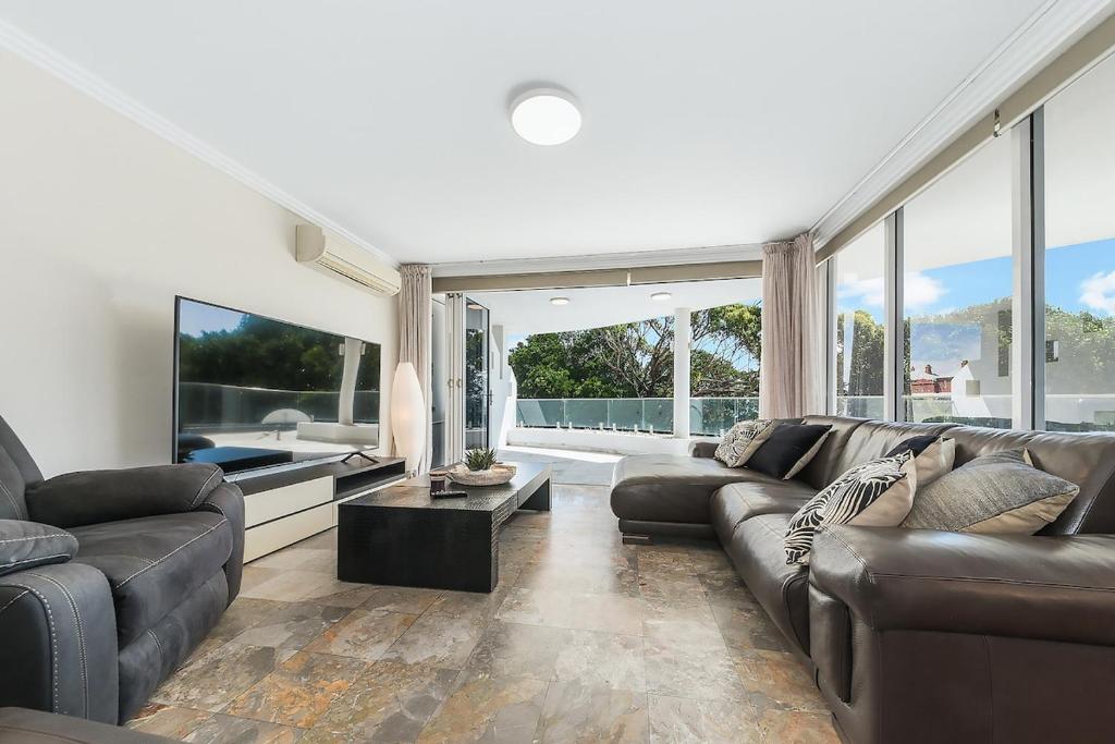 Premium Beachfront Stay, Space & Style APT, Sydney (opdaterede priser ...