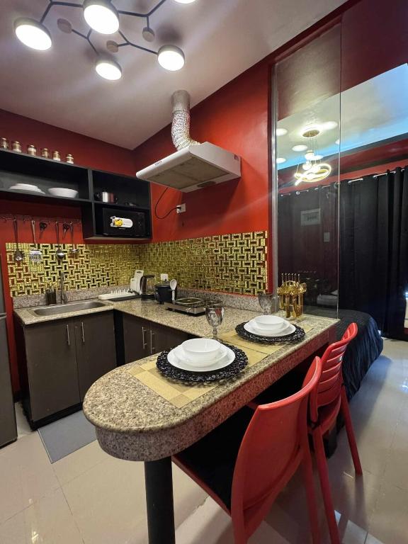 TGG SUITE in Birch Tower Manila red room, Manila (updated prices 2026)