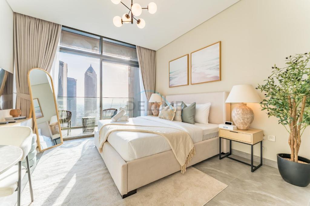 Studio with Dubai Canal View, Walking Distance to Metro Station and ...