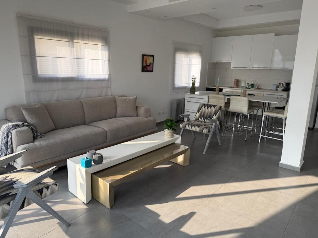Lovely beachside by Sea U TLV, Tel Aviv (precios actualizados 2025)