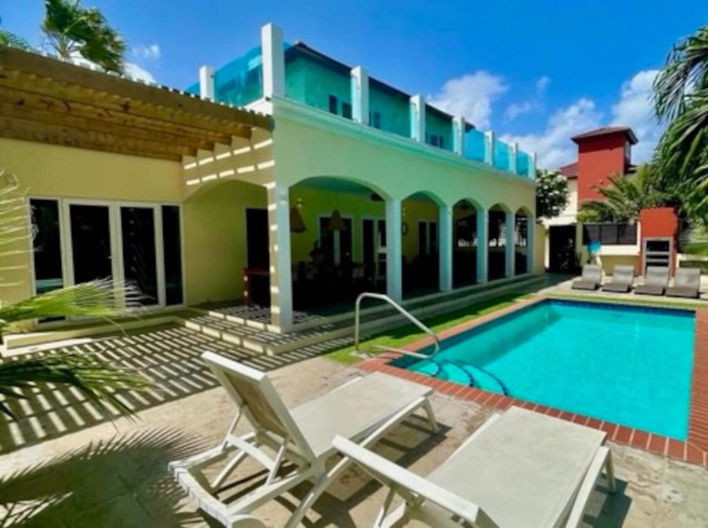 Merlot Villas Aruba private pool from Palm Beach, Palm-Eagle Beach ...