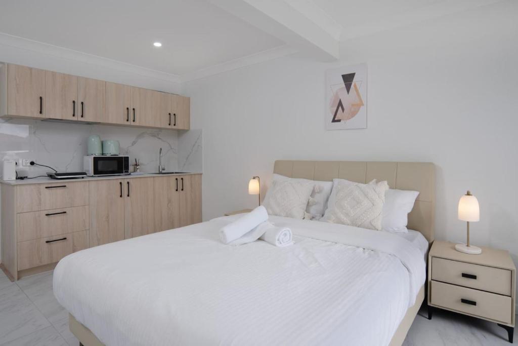 Self-Contained Unit Perfect for Solo or Couple Travelers, Brisbane ...