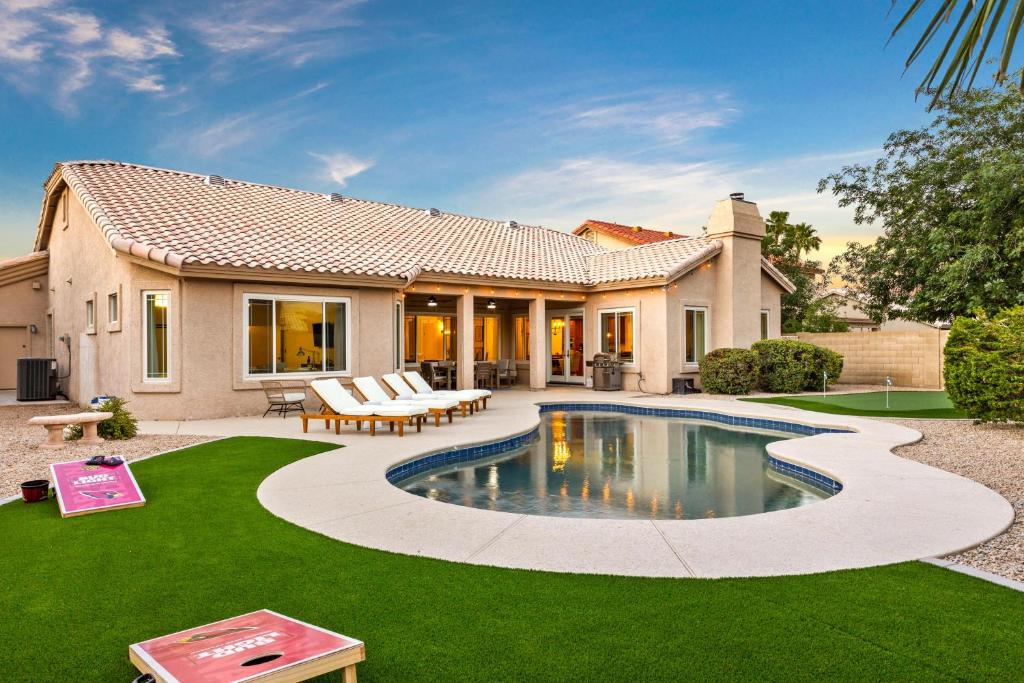 Shadow Mountain Retreat- Perfect location Pool Games Hikers retreat ...