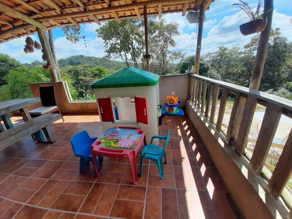 Sitio rústico com piscina, sauna, mata, bela paisagem, tranquilidade e ...