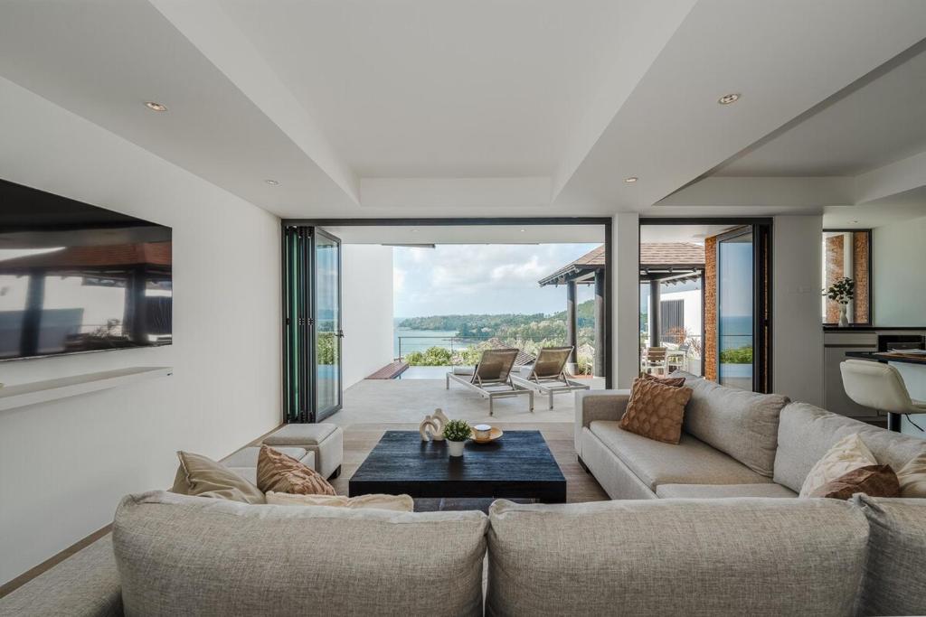 Charming Seaview Villa - short stroll to Surin Beach, Surin Beach ...