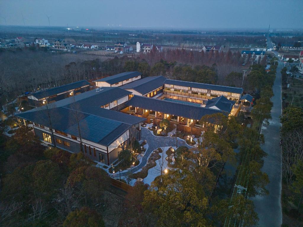 Huazhu Luxury Shanghai Bowu Private Hot Spring Courtyard B&B, Shanghai ...