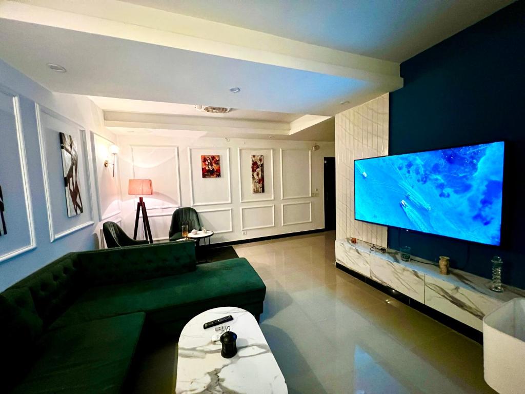 2BHK Eiffel Tower View Bahria Town Phase 7, Rawalpindi (harga dikemas ...