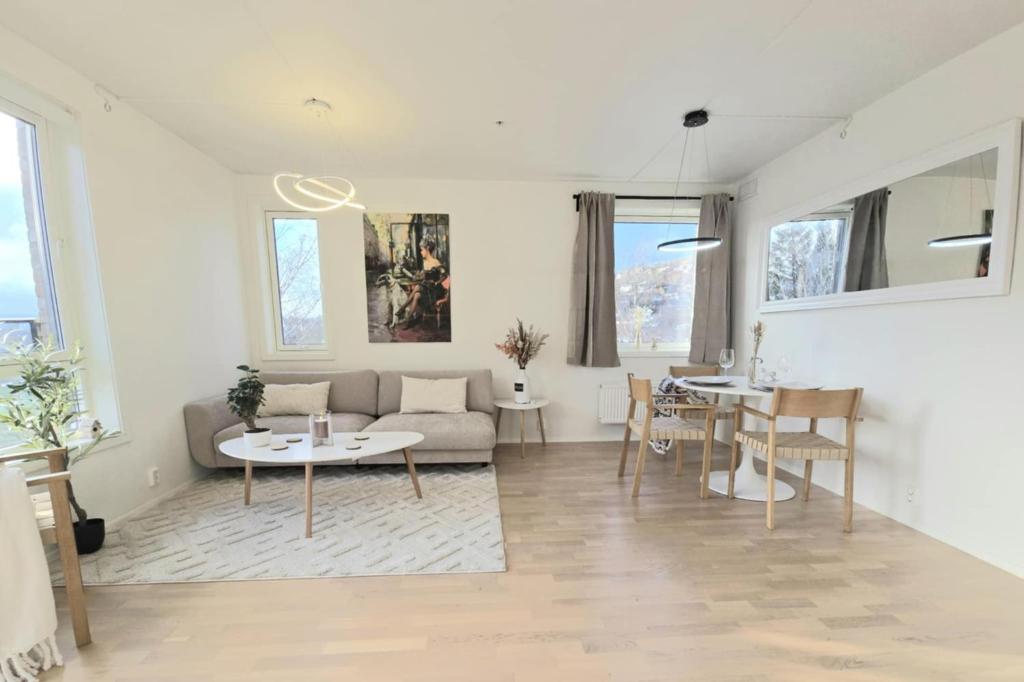 Modern corner apartment with brand new furnishing, Lorenskog (updated ...