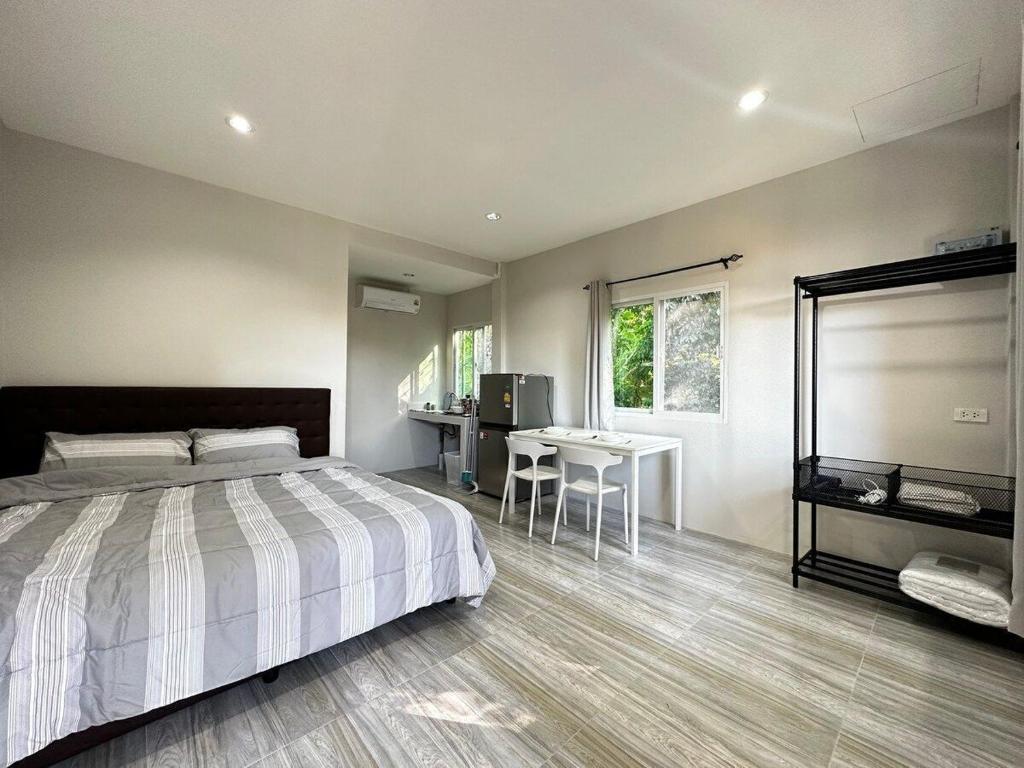 VISUT apartments near mountain, Ban Thalat Choeng Thale (updated prices ...