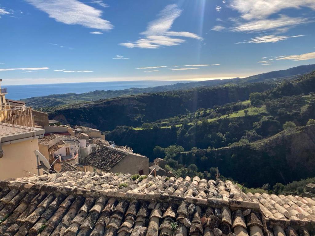 Nina's House , nonna Lucia, Бадолато (актуальные цены 2025 года)