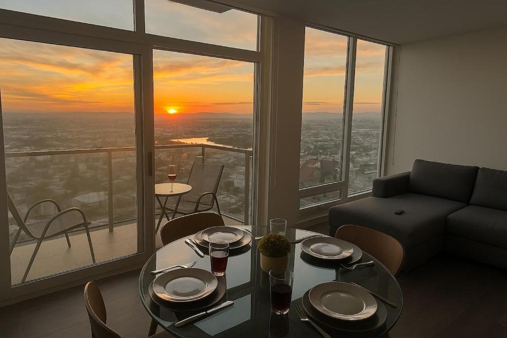 Luxury apartment with panoramic view in tower, Laborcillas (updated ...