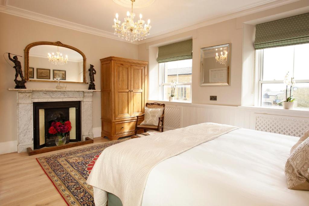 Victoria House, Stow on the Wold (updated prices 2025)