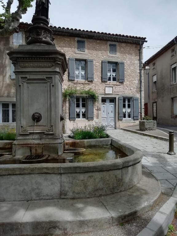 La maison de la fontaine, Villeneuve-Minervois (2026 legfrissebb árai)