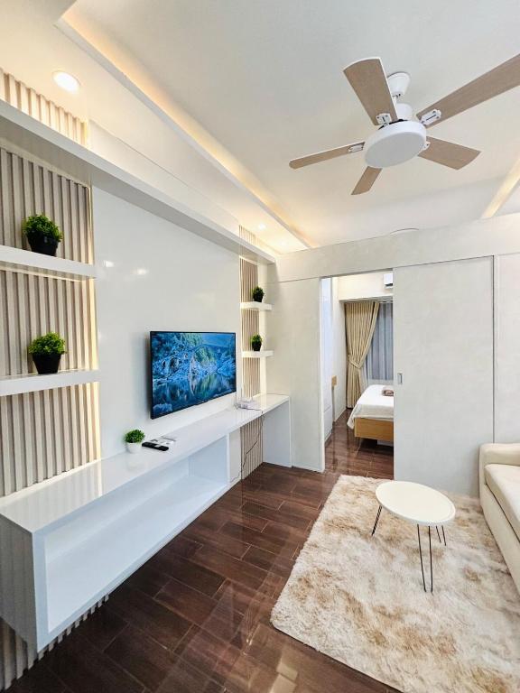 Luxurious Room in Bel Air Makati - Air Residences, Manila (updated ...