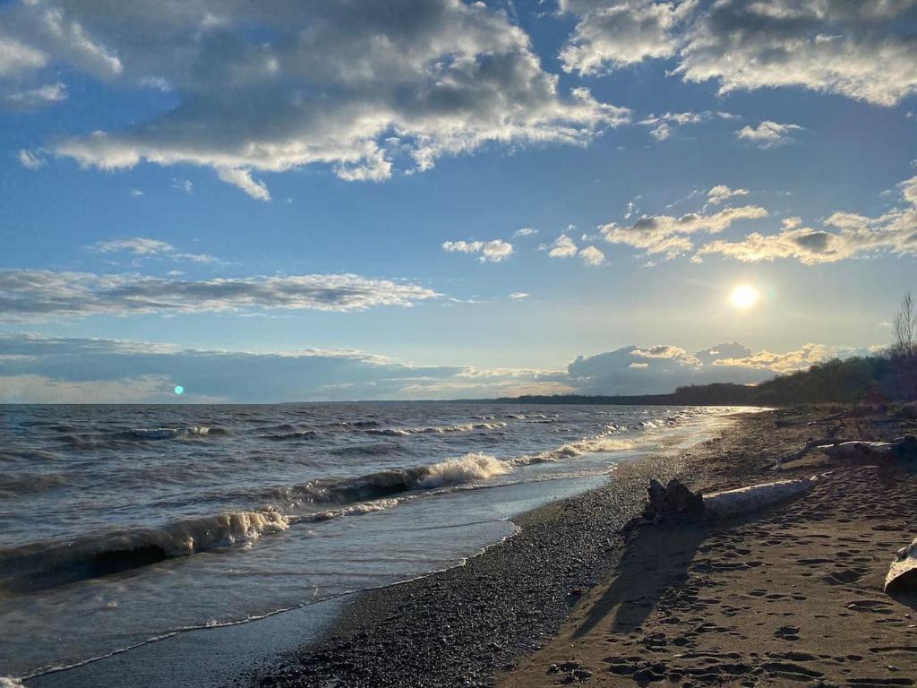 Water View Cottage - short or long term rental, Port Stanley (prezzi ...