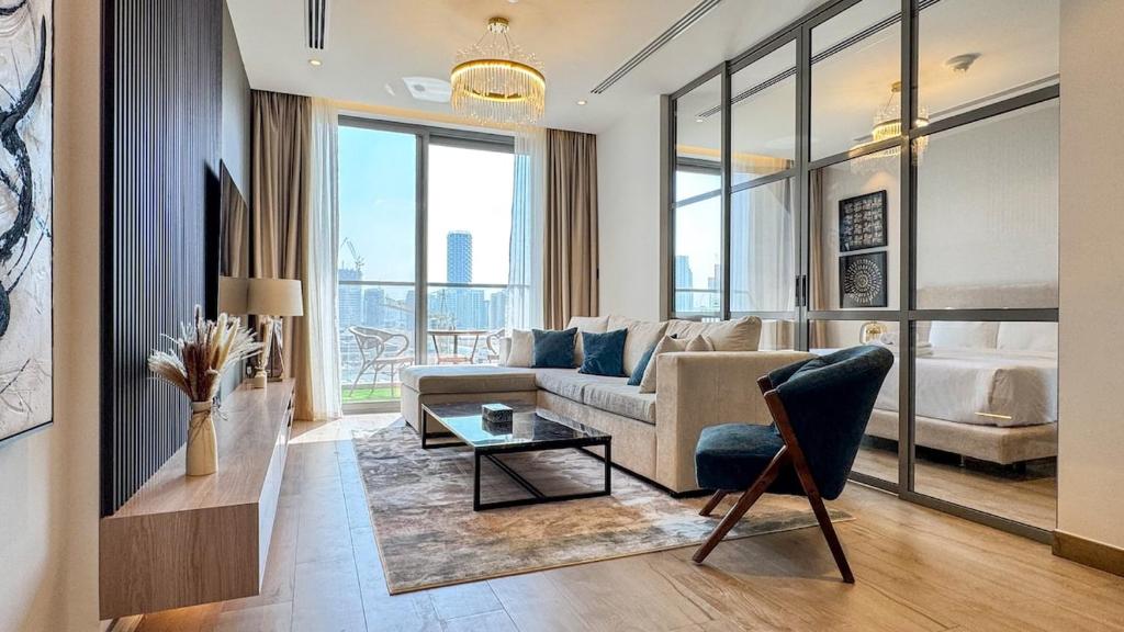 1BDR near Circle Mall with Sauna, Jaccuzzi and Gym, Dubai (updated ...