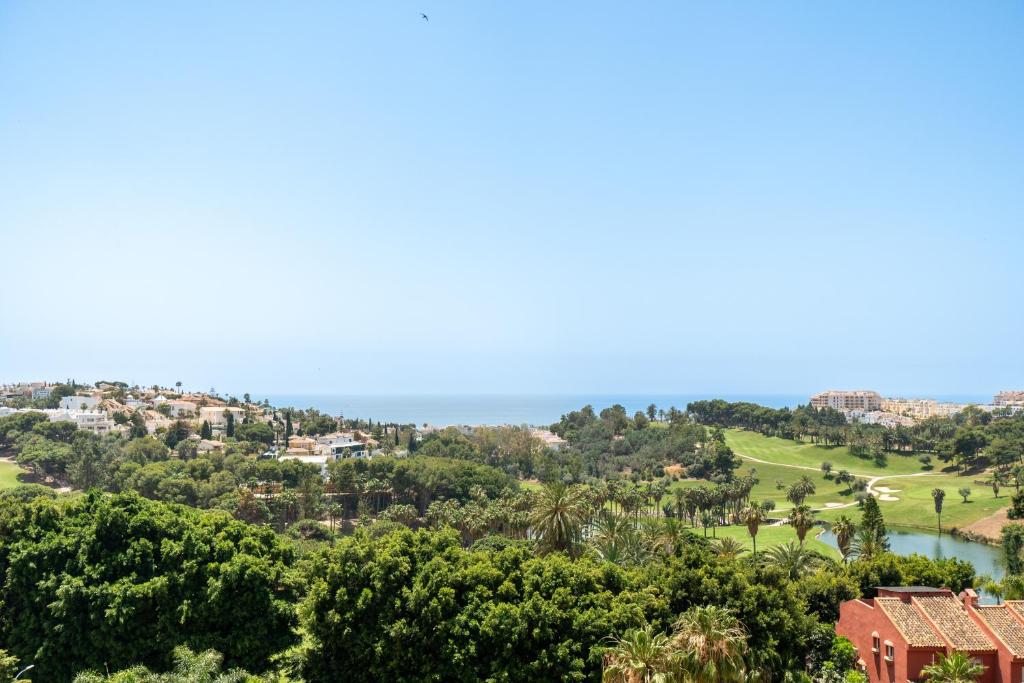 Dona Maria - Front Line Golf Duplex Seaviews, Benalmadena (ažurirane ...