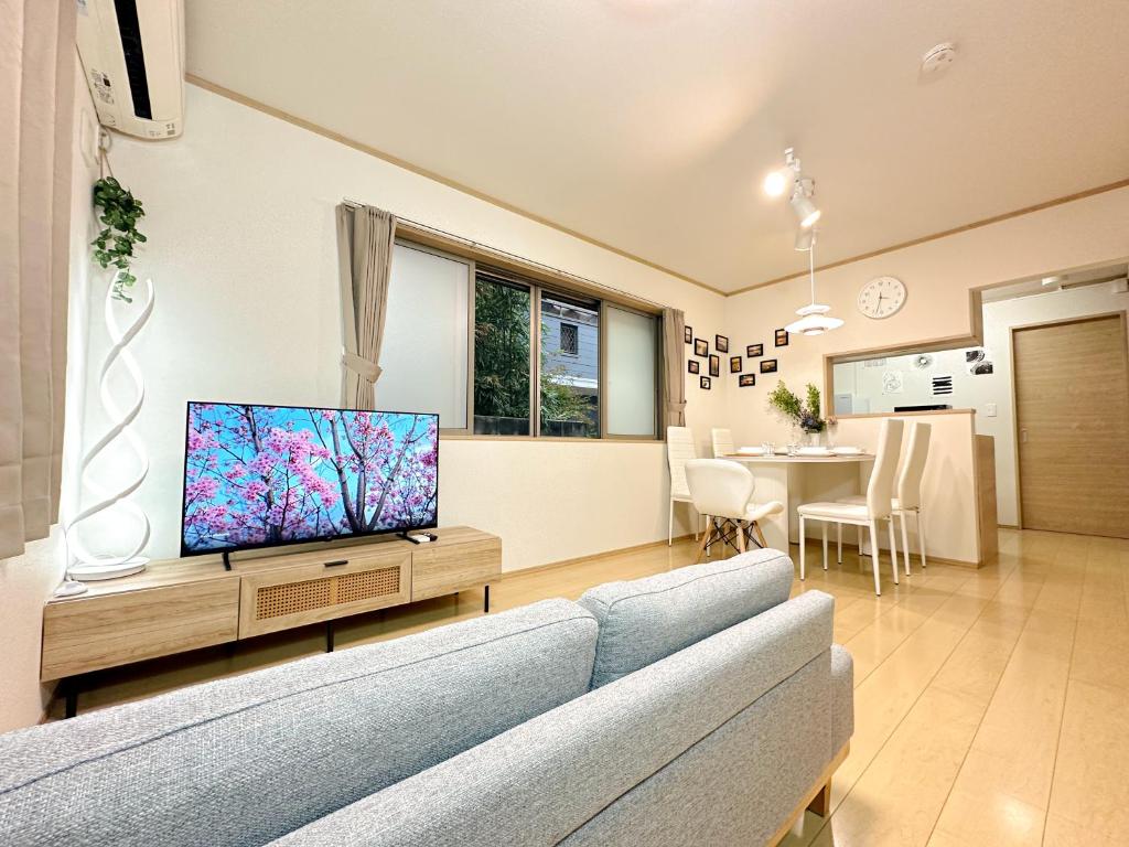 Shinjuku Cozy Loft, 2BR, 3DoubleBeds&Living, Tokio (precios ...