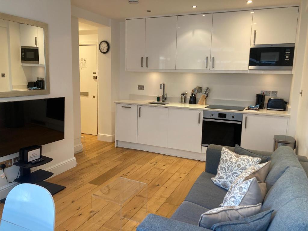 NELL GWYNN HOUSE - sleek, modern one bedroom apartment, Sloane Square ...