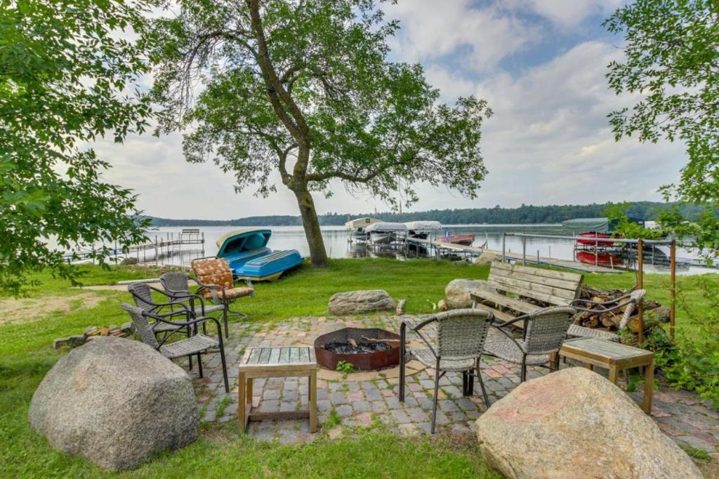 Rustic Lakefront Cabin with Dock and Fire Pit, Perham (precios ...