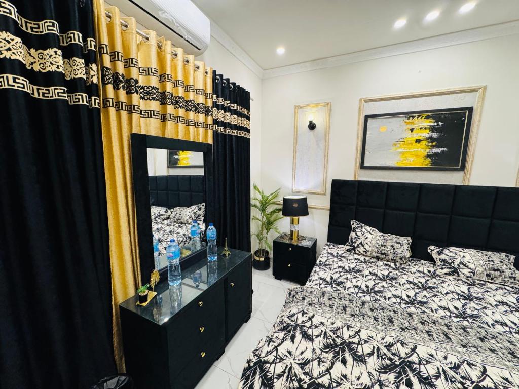 Modern Room with Fast WiFi Parking ลาฮอร์ (ราคาอัปเดตปี 2025)