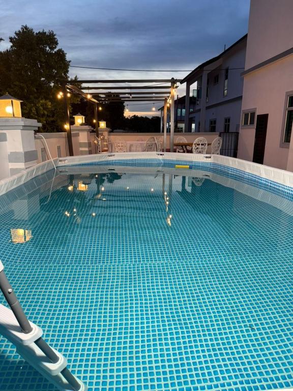 Happy Villa Muar Corner Pool Villa Family Friends Gathering Party, Muar ...