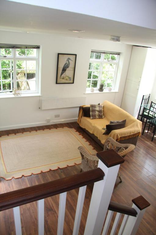 Charming 1-Bedroom House in Gerrards cross, Gerrards Cross (prezzi ...
