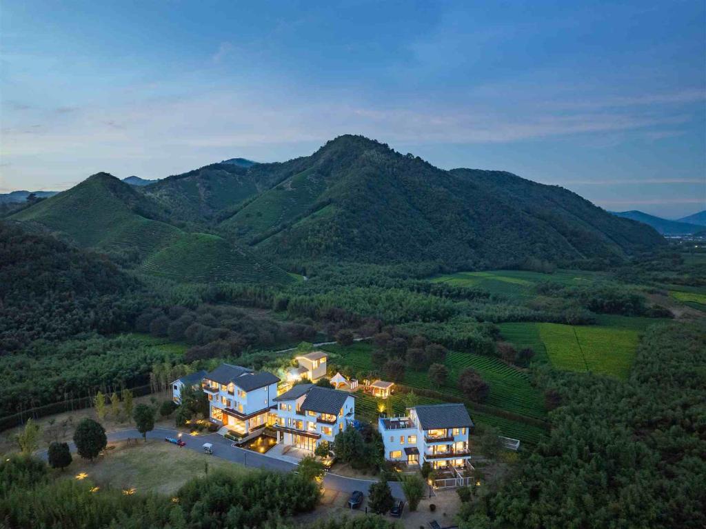 Qiyun·Anji Chashan Yelu Hot Spring Homestay, Anji (bijgewerkte prijzen ...